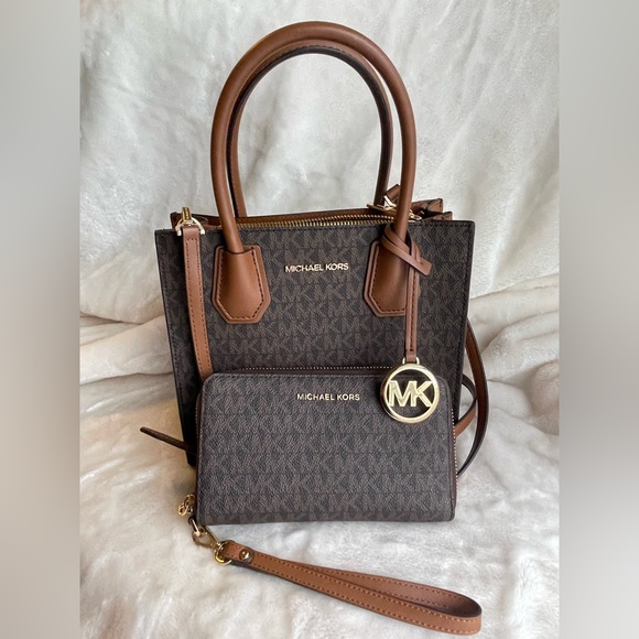 MICHAEL Michael Kors | Bags | Michael Kors Mercer Medium Logo Handbag ...